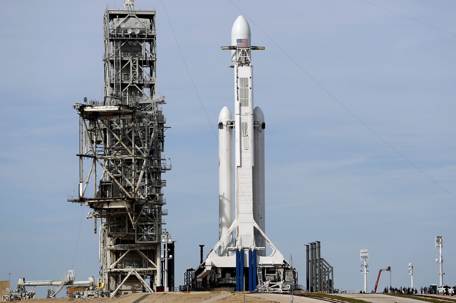 Spacex Sur Le Point De Lancer «la Fusée La Plus Puissante Du Monde